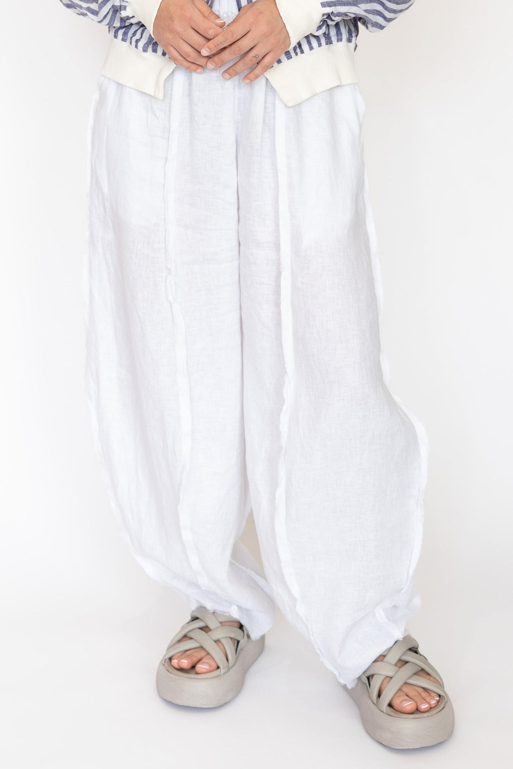 Krista Larson White Origami Pants – ATELIER957
